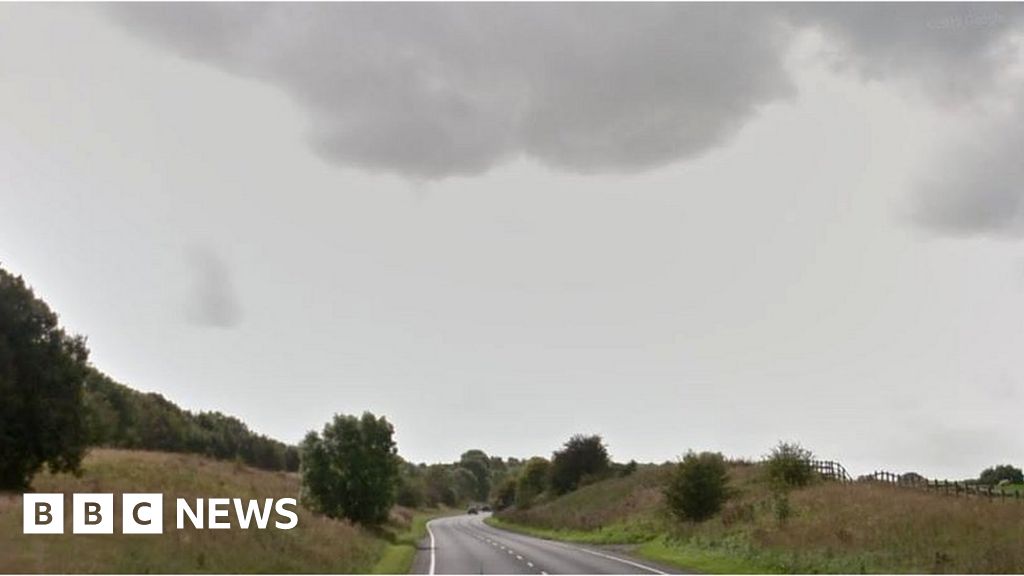 Langho A59 crash: Pedestrian hit by lorry dies - BBC News