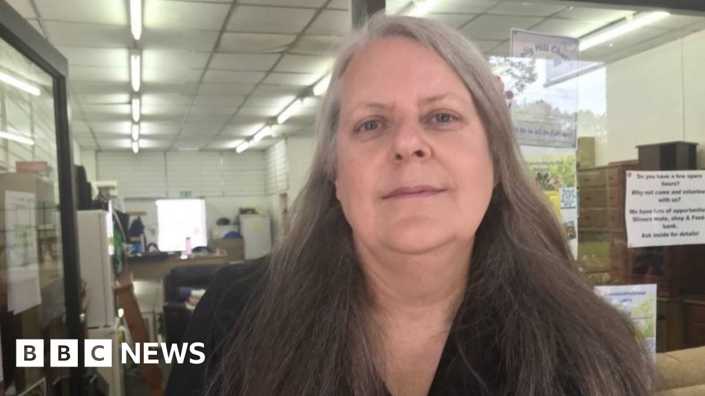 Worcestershire community shops help with cost of living - BBC News
