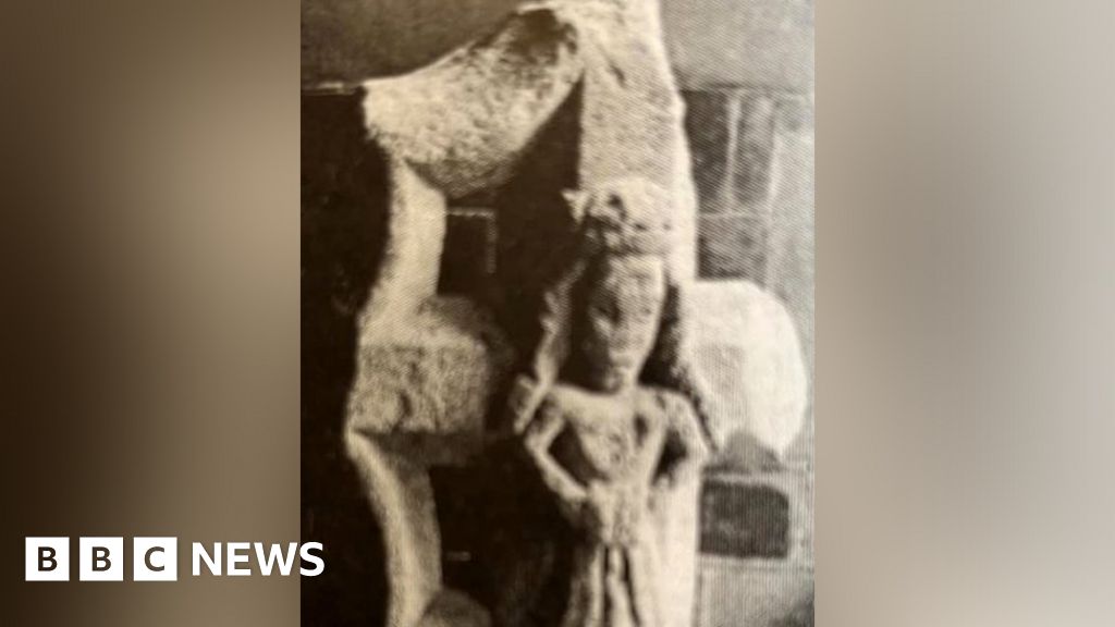 'Priceless' stone cross stolen from Lincolnshire church