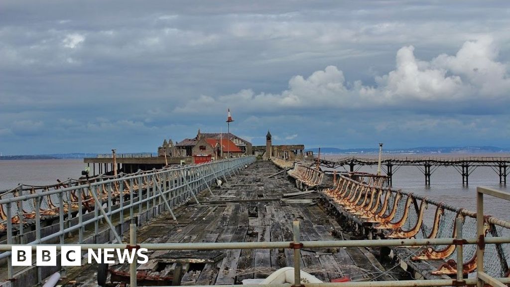 Pier and boat store on top 10 at-risk buildings - BBC News