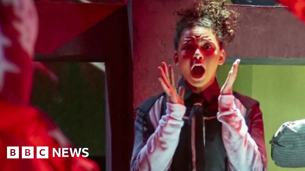 Damon Albarn on how Alice in Wonderland haunted his childhood - BBC News