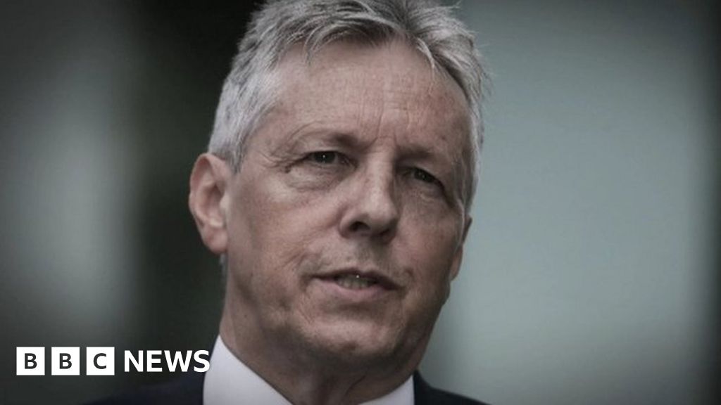 Peter Robinson: A life in politics - BBC News