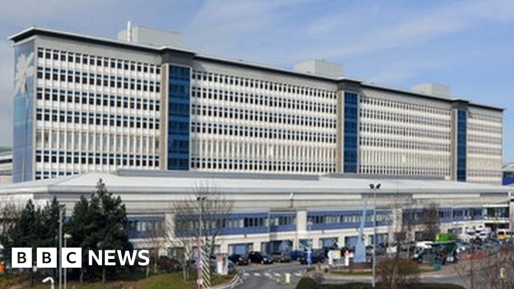 Cardiff: Hospital A&E facing 'unprecedented levels of pressure' - BBC News