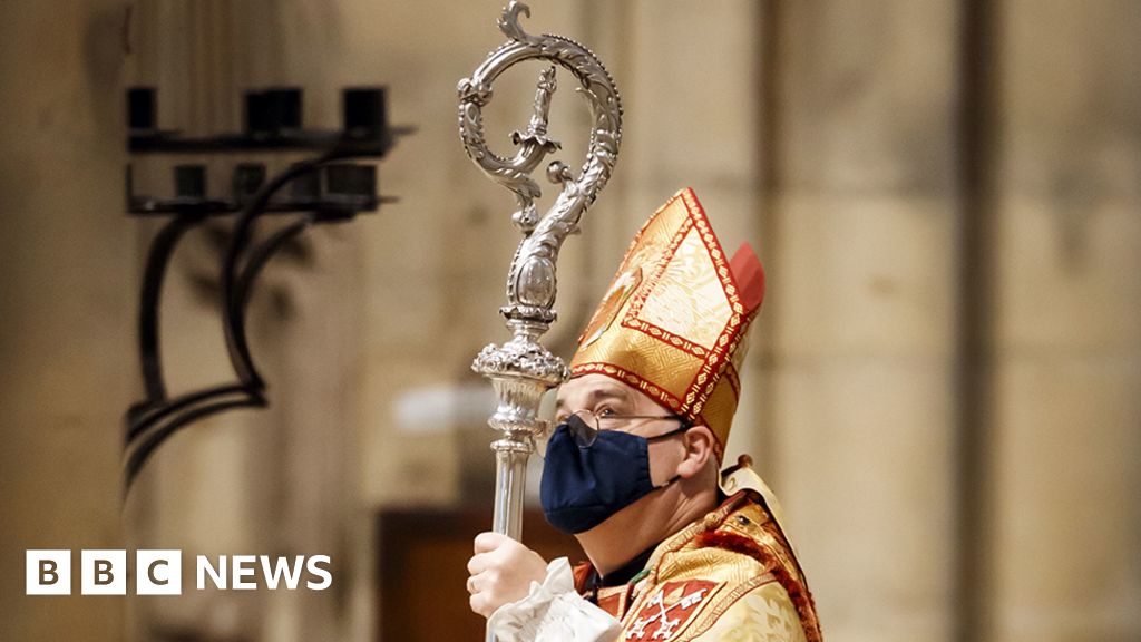 Archbishop of York enthroned in socially distanced service - BBC News