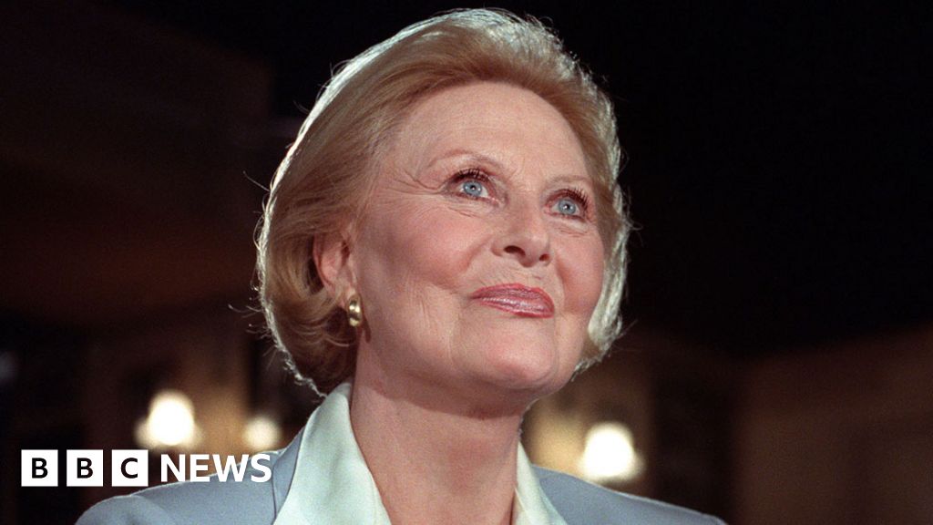 Michele Morgan: French actress and glamour icon dies at 96 - BBC News