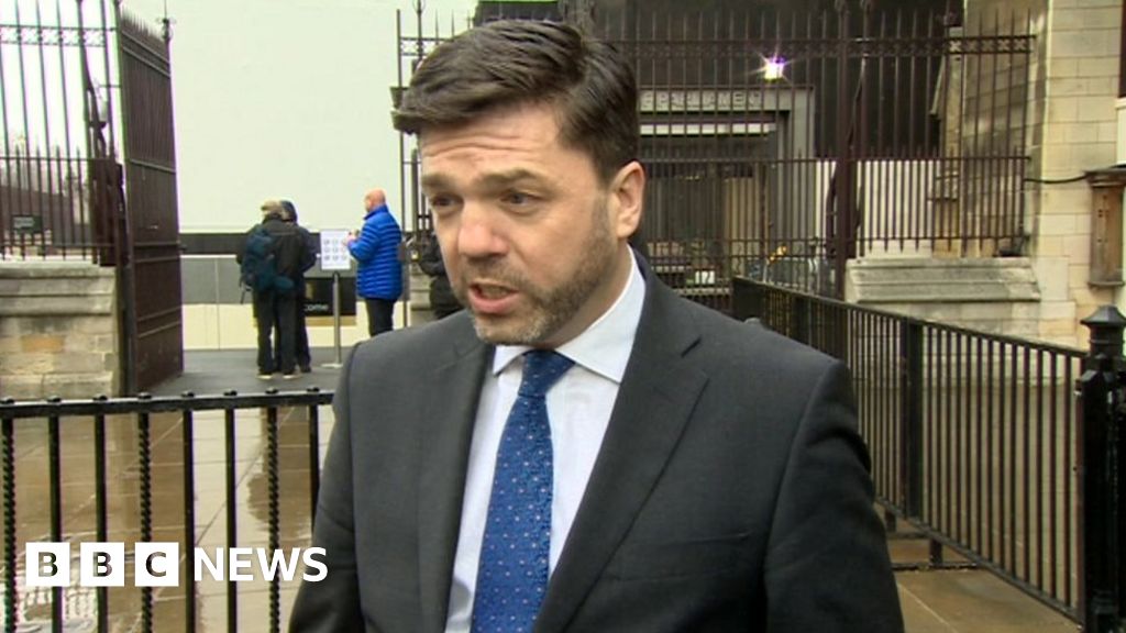 Stephen Crabb says PM wants Brexit 'moment of decision' - BBC News