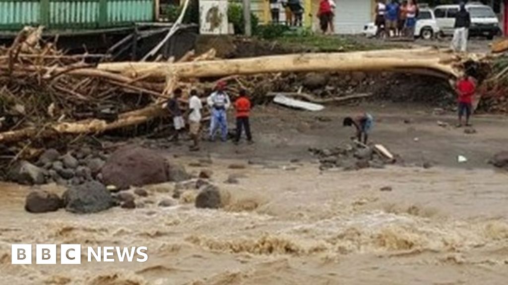 Dominica clears up after deadly tropical storm Erika - BBC News
