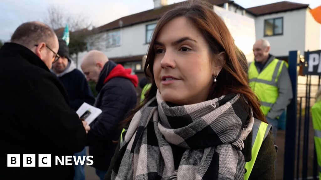 School strikes: 'We need to make a stand for change' - BBC News