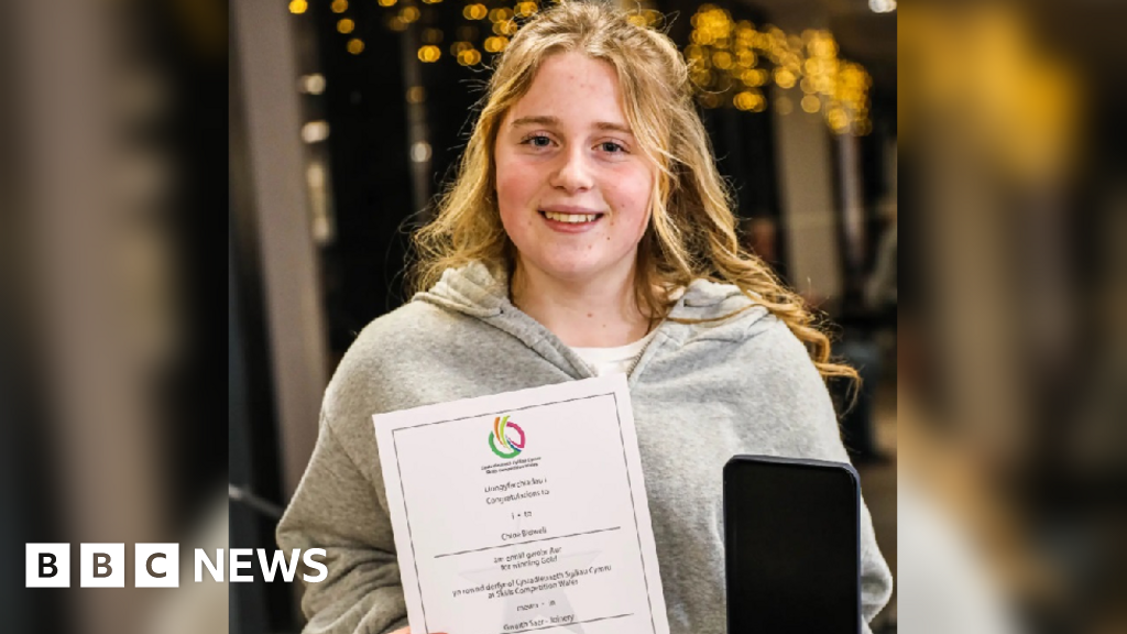 Bangor teenager Chloe Bidwell died working at property - BBC News