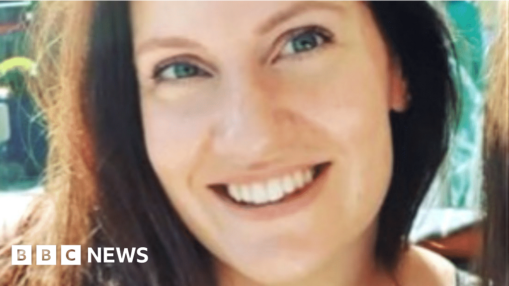 Bournemouth vet jailed for murdering former girlfriend - BBC News