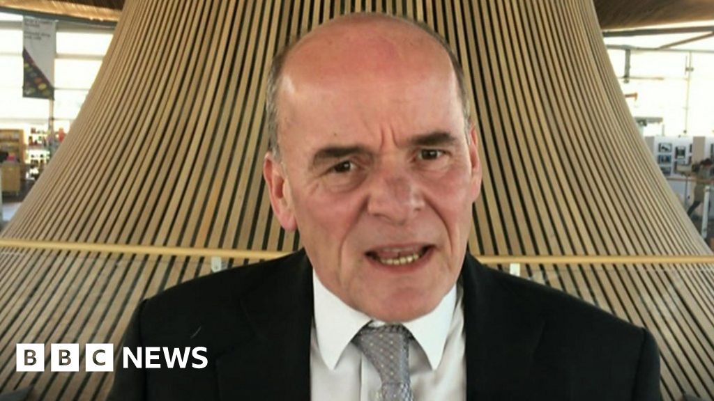 Welsh First Minister's Questions: Vaughan Roderick's verdict - BBC News