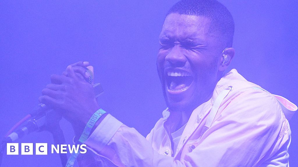Frank Ocean defeats his father in US court - BBC News
