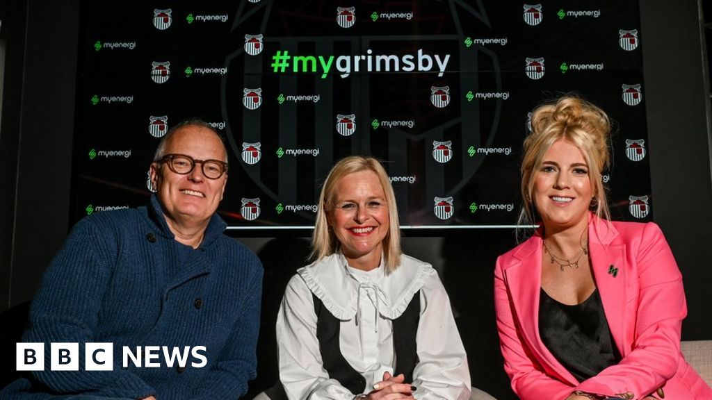 Grimsby Town: New sponsor after 18 years with seafood firm - BBC News