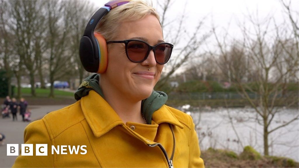 Yeadon woman tells of life with ADHD to raise awareness - BBC News