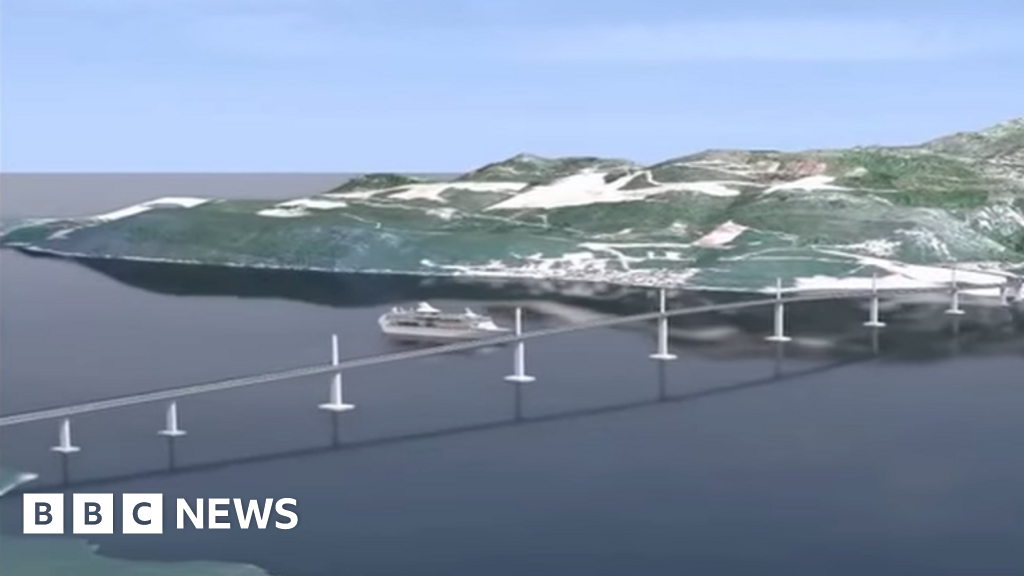 Croatia: Delayed bridge bypassing Bosnia goes ahead - BBC News