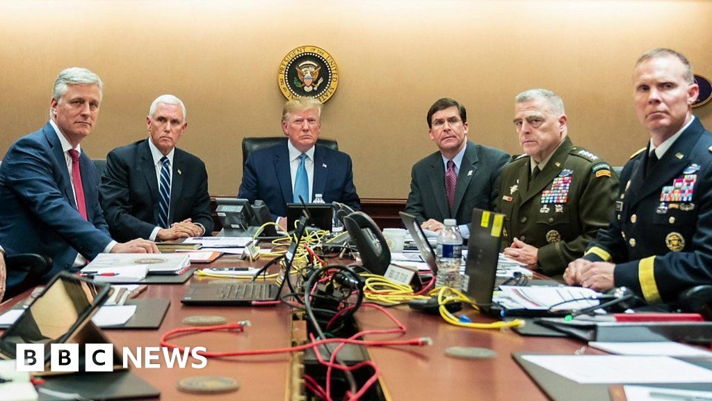 Body language expert analyses Trump's Situation Room photo