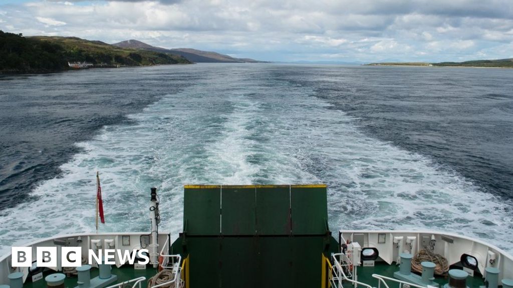 West coast ferry firm CalMac poised to increase sailings - BBC News