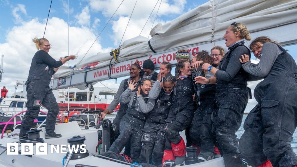 Maiden: All-female crew hailed after round-the-world sail - BBC News