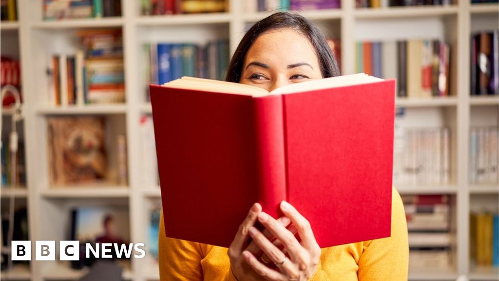 New library books: £1m of funding announced for NI Libraries - BBC News
