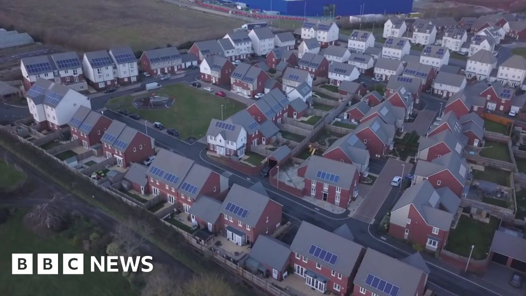 Police operation sees 43 arrests in four weeks in Exeter - BBC News