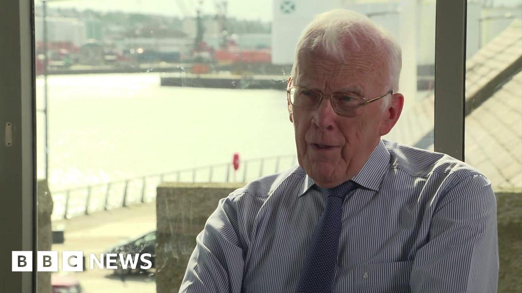 Oil tycoon Sir Ian Wood says halting new fields would be 'crazy'