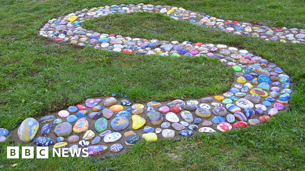 Towcester Rock Snake becomes permanent feature in town - BBC News