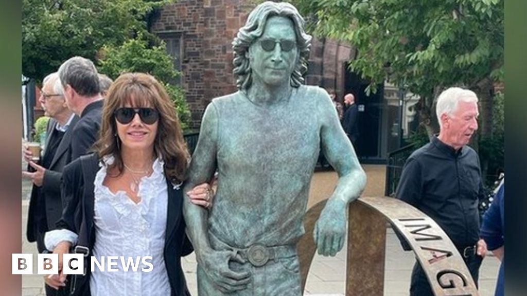 John Lennon peace sculptor Laura Lian dies after short illness - BBC News