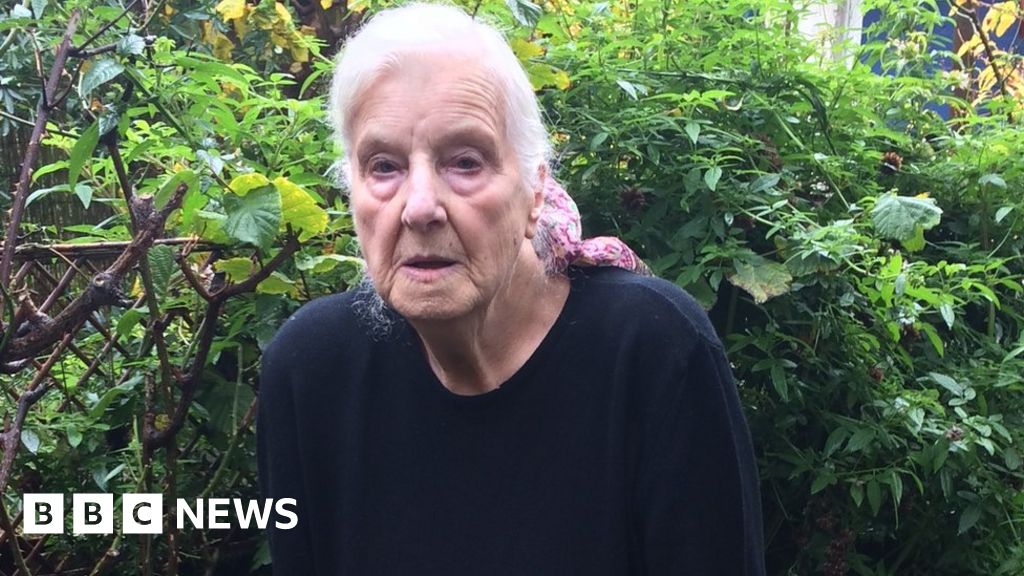 Norwich woman, 89, told to get off bus after lunch 'joke'