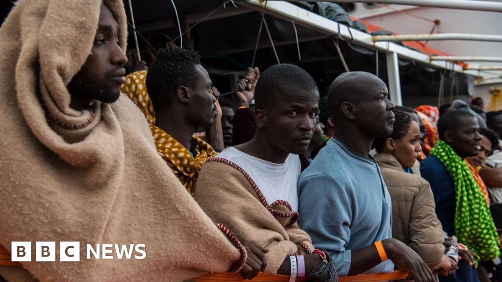 East Libya bans travel for those aged between 18 and 45 - BBC News