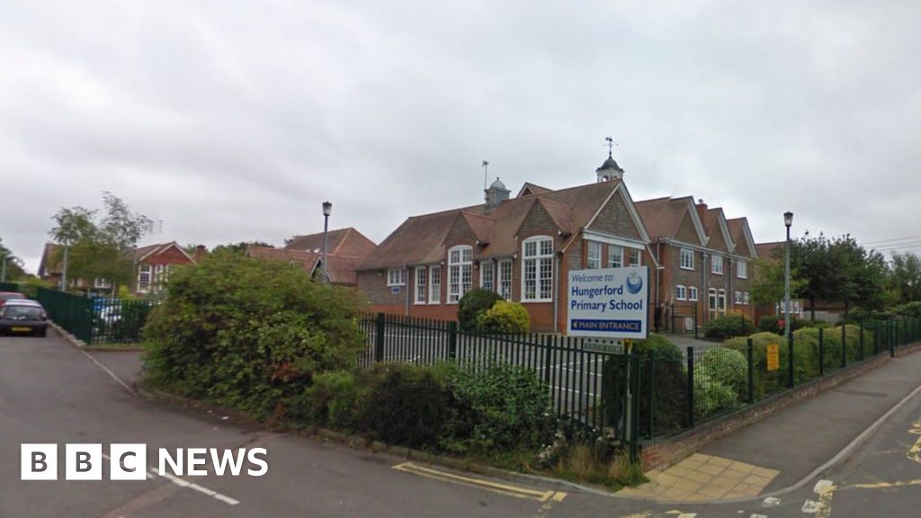 Hungerford Primary School expansion postponed - BBC News