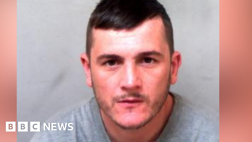 Jaywick: Retrial sees man convicted of street fight killing - BBC News