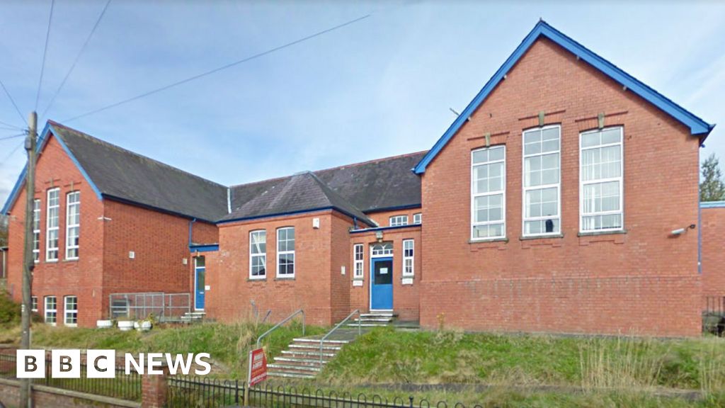 Houses plan at former Lampeter primary school site - BBC News