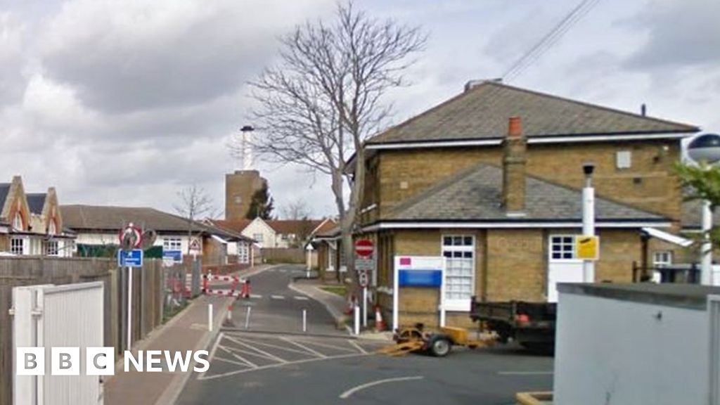 Rochford Hospital failings contributed to bulimic teen's death