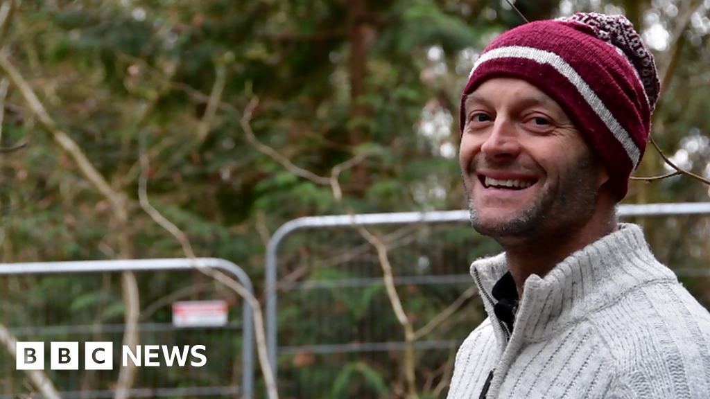 HS2 protesters enter fourth month in Cubbington Wood - BBC News