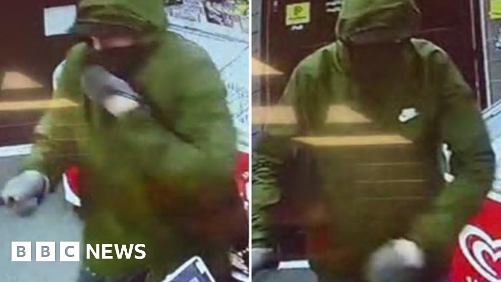 Girl, 11, throws loaf of bread at armed robber - BBC News