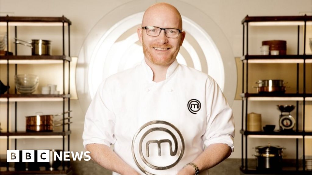 Glasgow lecturer Gary Maclean wins MasterChef final - BBC News