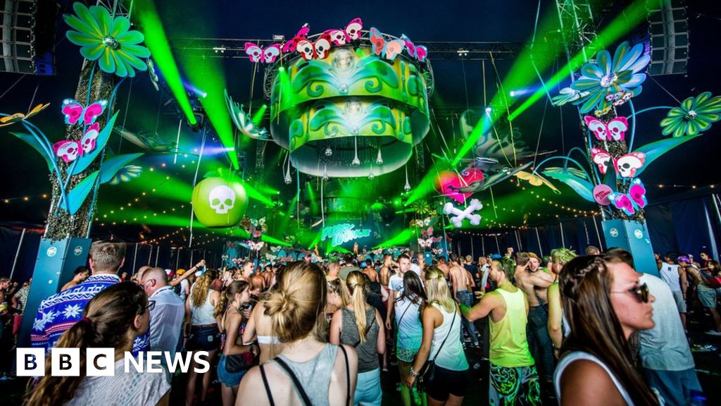 The tech turning events into digital playgrounds - BBC News