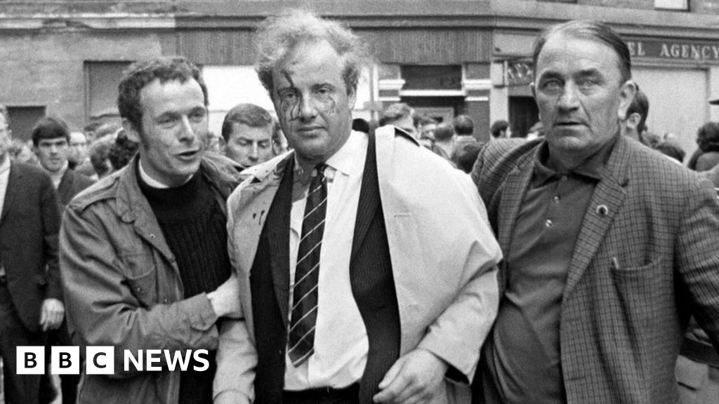 Ivan Cooper: Northern Ireland civil rights leader dies - BBC News