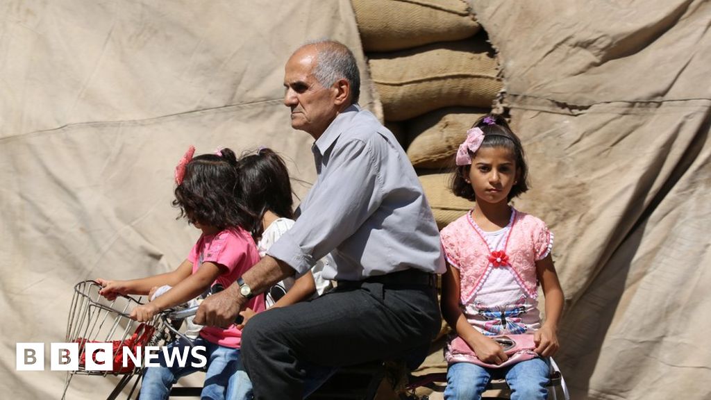 Syria ceasefire: Emergency aid expected soon for Aleppo - BBC News