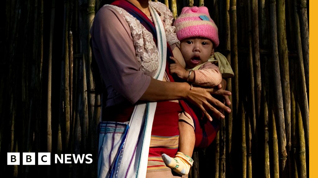 Losing hope in Mae La - BBC News