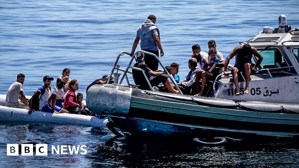 On patrol with Tunisia's coast guard: Nine boats in 24 hours - BBC News