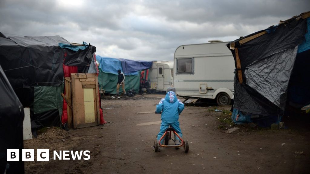 First Calais child migrants arrive at 'respite centre' in Devon - BBC News