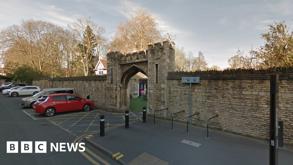 Historic gatehouse near Peterborough Cathedral could be sold - BBC News