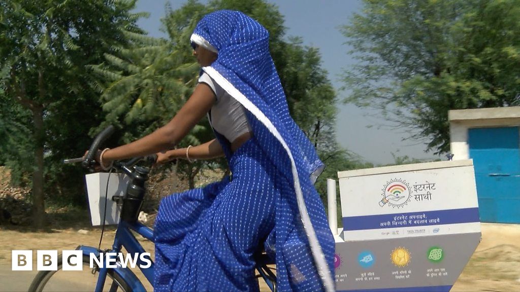 The drive to bring internet to rural India - BBC News