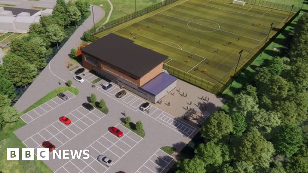 Gloucester residents launch petition against sport hub plans - BBC News