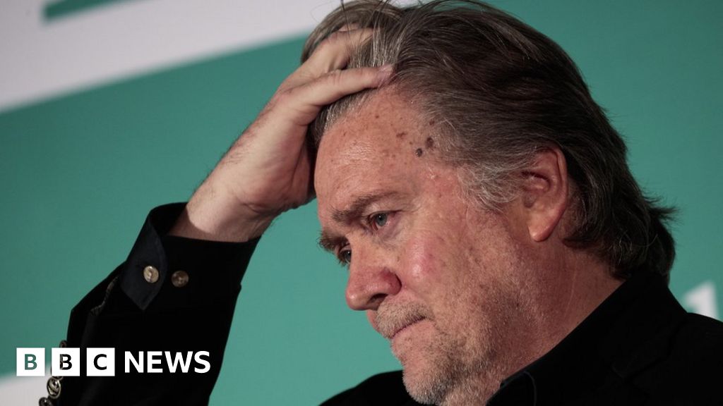 Trump Russia: Steve Bannon refuses to answer at Congress hearing