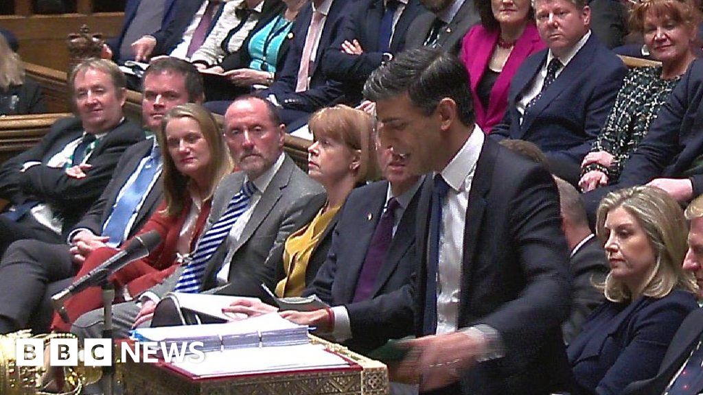 Sunak challenged by Starmer on making UK a 'sadder place' - BBC News