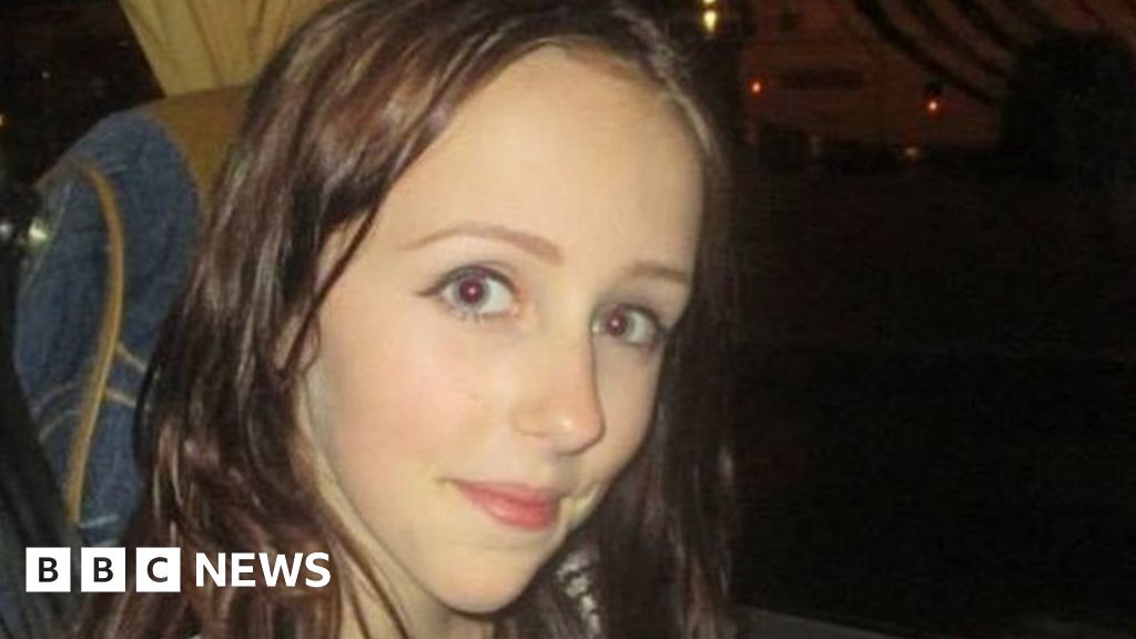 Alice Gross murder: Mother 'stunned' killer not monitored - BBC News