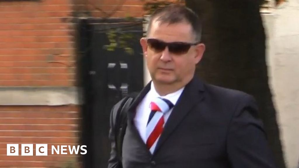 Hampshire head-butting police sergeant fined over attack - BBC News