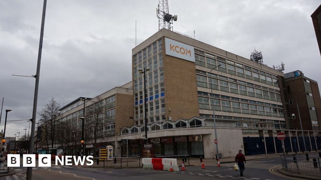 Hull telecoms firm KCOM fined over 999 call failures - BBC News